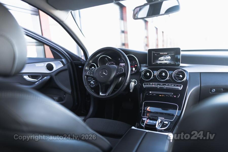 Melns Mercedes-Benz C-Class 2015 Tallina, ar dzinēja tilpumu 2.10 L un nobraukumu 232 tūkst. km par 12500 €, foto 14 vietnē AUTOMOTO.COM.LV