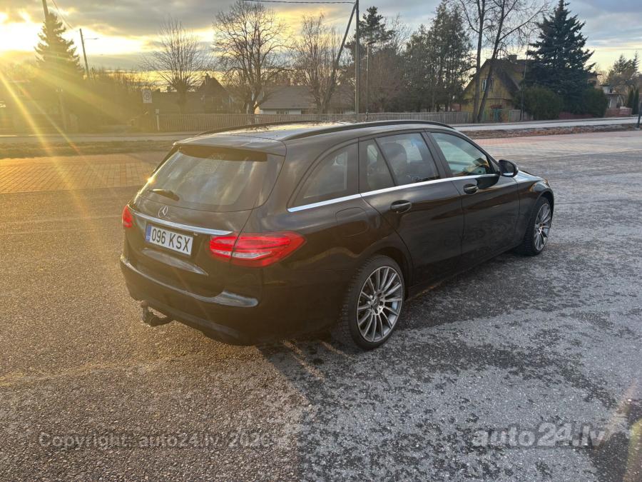 Melns Mercedes-Benz C-Class 2015 Rakvere, ar dzinēja tilpumu 1.60 L un nobraukumu 280 tūkst. km par 12500 €, foto 3 vietnē AUTOMOTO.COM.LV