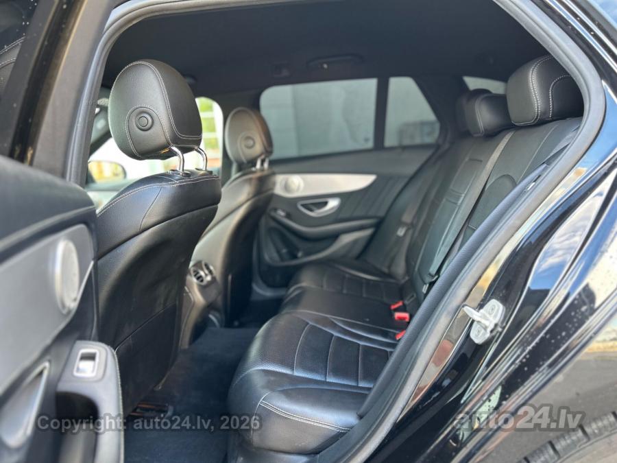 Black Mercedes-Benz C-Class 2015 in Valga, with an engine capacity of 2.10 L and mileage of 330 thousand km for 10500 €, photo 17 on AUTOMOTO.COM.LV