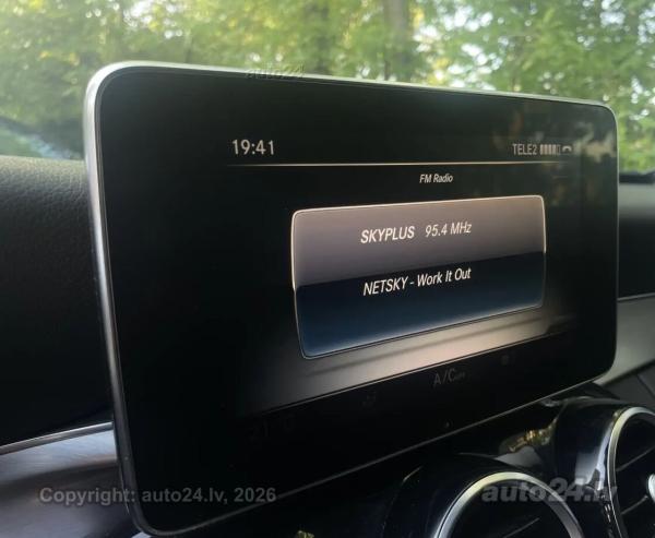 Black Mercedes-Benz C-Class 2015 in Tallinn, with an engine capacity of 1.60 L and mileage of 200 thousand km for 14000 €, photo 9 on AUTOMOTO.COM.LV