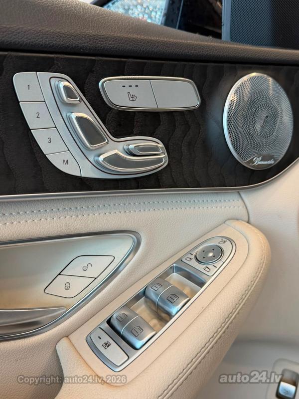 Black Mercedes-Benz C-Class 2015 in Tallinn, with an engine capacity of 2.00 L and mileage of 194 thousand km for 10999 €, photo 9 on AUTOMOTO.COM.LV