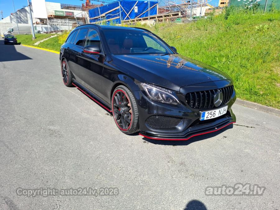 Black Mercedes-Benz C-Class 2015 in Tallinn, with an engine capacity of 2.10 L and mileage of 255 thousand km for 17800 €, photo 4 on AUTOMOTO.COM.LV
