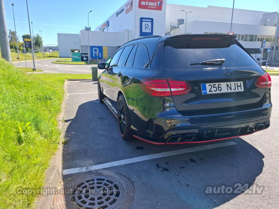 Black Mercedes-Benz C-Class 2015 in Tallinn, with an engine capacity of 2.10 L and mileage of 255 thousand km for 17800 €, photo 7 on AUTOMOTO.COM.LV