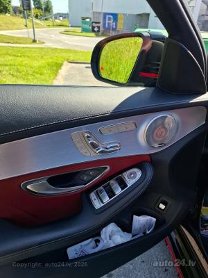 Black Mercedes-Benz C-Class 2015 in Tallinn, with an engine capacity of 2.10 L and mileage of 255 thousand km for 17800 €, photo 12 on AUTOMOTO.COM.LV