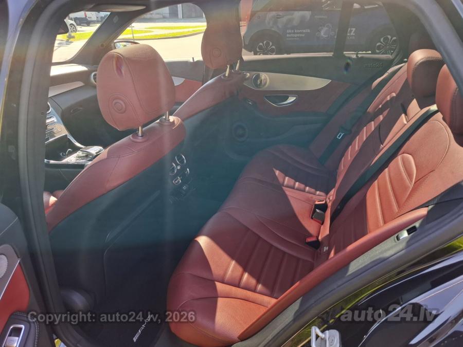 Black Mercedes-Benz C-Class 2015 in Tallinn, with an engine capacity of 2.10 L and mileage of 255 thousand km for 17800 €, photo 16 on AUTOMOTO.COM.LV