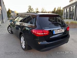 Melns Mercedes-Benz C-Class 2015 Tallina, ar dzinēja tilpumu 1.60 L un nobraukumu 186 tūkst. km par 10999 €, foto 12 vietnē AUTOMOTO.COM.LV