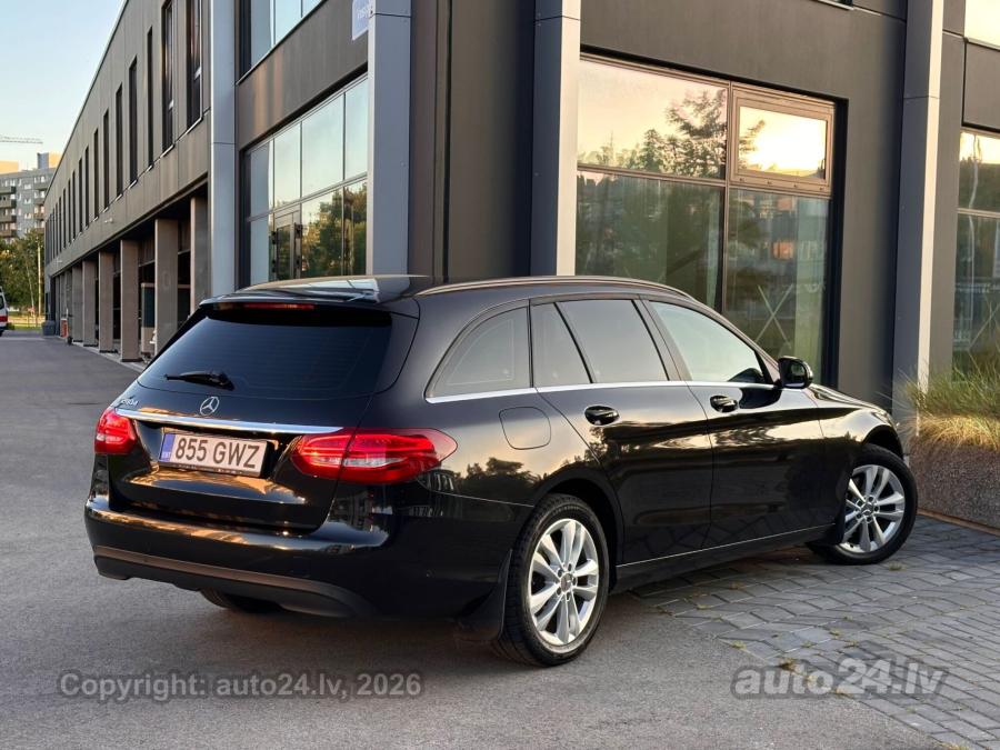 Melns Mercedes-Benz C-Class 2015 Tallina, ar dzinēja tilpumu 1.60 L un nobraukumu 186 tūkst. km par 10999 €, foto 14 vietnē AUTOMOTO.COM.LV