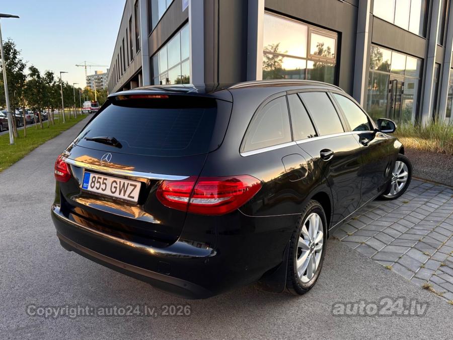 Melns Mercedes-Benz C-Class 2015 Tallina, ar dzinēja tilpumu 1.60 L un nobraukumu 186 tūkst. km par 10999 €, foto 15 vietnē AUTOMOTO.COM.LV