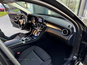Melns Mercedes-Benz C-Class 2015 Tallina, ar dzinēja tilpumu 1.60 L un nobraukumu 186 tūkst. km par 10999 €, foto 17 vietnē AUTOMOTO.COM.LV