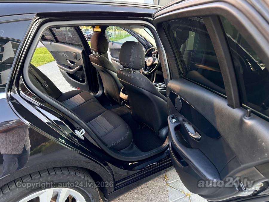Melns Mercedes-Benz C-Class 2015 Tallina, ar dzinēja tilpumu 1.60 L un nobraukumu 186 tūkst. km par 10999 €, foto 18 vietnē AUTOMOTO.COM.LV