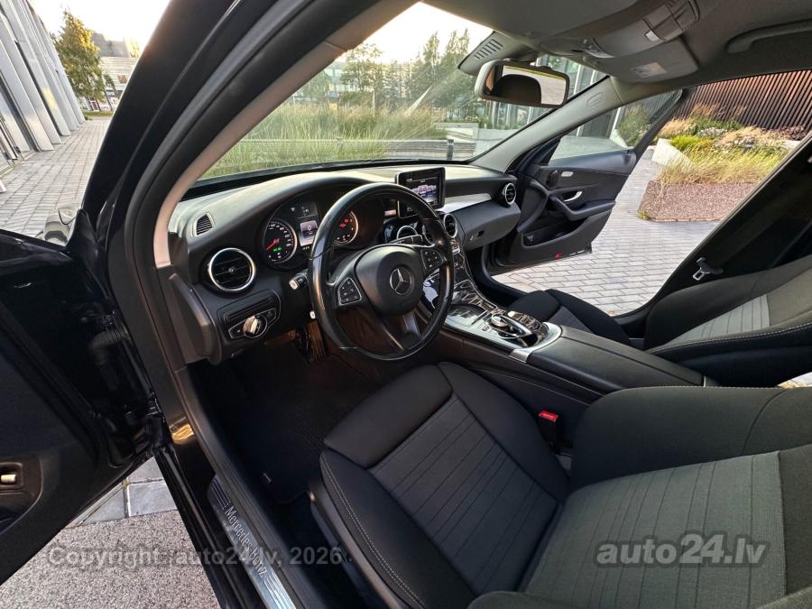 Melns Mercedes-Benz C-Class 2015 Tallina, ar dzinēja tilpumu 1.60 L un nobraukumu 186 tūkst. km par 10999 €, foto 21 vietnē AUTOMOTO.COM.LV