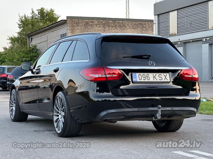 Black Mercedes-Benz C-Class 2015 in Narva, with an engine capacity of 1.60 L and mileage of 280 thousand km for 7999 €, photo 13 on AUTOMOTO.COM.LV