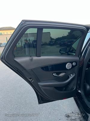 Black Mercedes-Benz C-Class 2015 in Narva, with an engine capacity of 1.60 L and mileage of 280 thousand km for 7999 €, photo 21 on AUTOMOTO.COM.LV