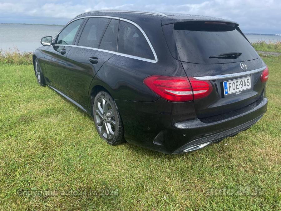 Melns Mercedes-Benz C-Class 2015 Tallina, ar dzinēja tilpumu 2.10 L un nobraukumu 307 tūkst. km par 12999 €, foto 4 vietnē AUTOMOTO.COM.LV