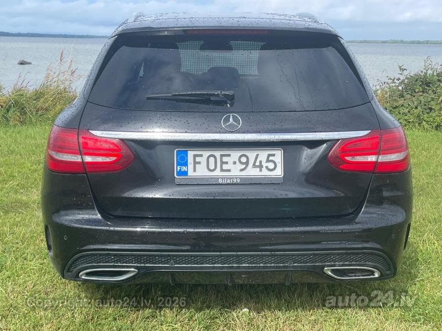Melns Mercedes-Benz C-Class 2015 Tallina, ar dzinēja tilpumu 2.10 L un nobraukumu 307 tūkst. km par 12999 €, foto 5 vietnē AUTOMOTO.COM.LV