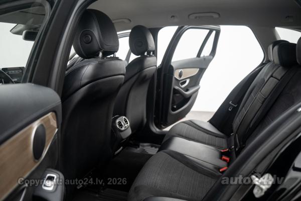 Mercedes-Benz C-Class 2015 in Tallinn on AUTOMOTO.COM.LV Black Mercedes-Benz C-Class 2015 in Tallinn, with an engine capacity of 2.00 L and mileage of 257 thousand km for 9999 €, photo 10 on AUTOMOTO.COM.LV