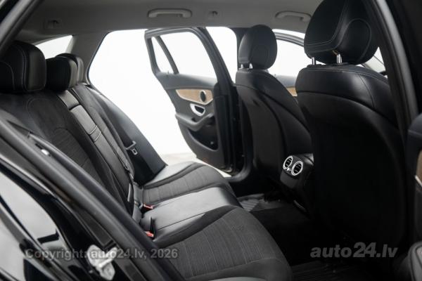 Mercedes-Benz C-Class 2015 in Tallinn on AUTOMOTO.COM.LV Black Mercedes-Benz C-Class 2015 in Tallinn, with an engine capacity of 2.00 L and mileage of 257 thousand km for 9999 €, photo 11 on AUTOMOTO.COM.LV