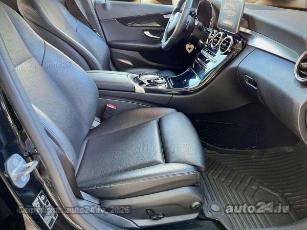 Black Mercedes-Benz C-Class 2016 in Tallinn, with an engine capacity of 2.10 L and mileage of 155 thousand km for 18900 €, photo 10 on AUTOMOTO.COM.LV