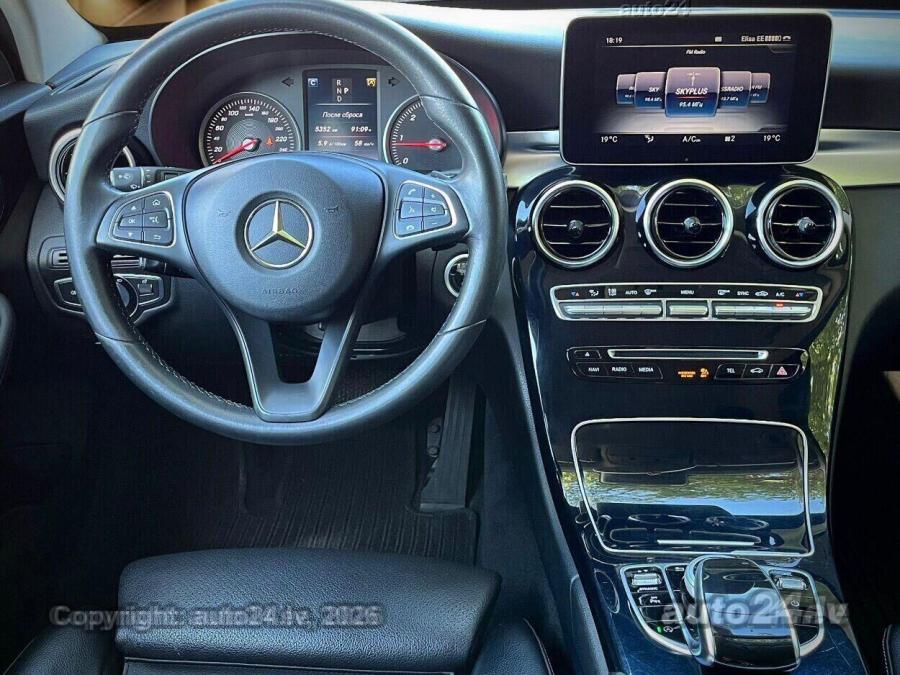 Black Mercedes-Benz C-Class 2016 in Tallinn, with an engine capacity of 2.10 L and mileage of 155 thousand km for 18900 €, photo 12 on AUTOMOTO.COM.LV