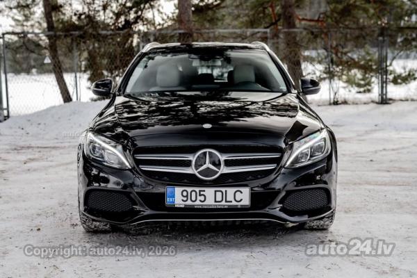 Black Mercedes-Benz C-Class 2016 in Parnu, with an engine capacity of 2.10 L and mileage of 287 thousand km for 12500 €, photo 4 on AUTOMOTO.COM.LV