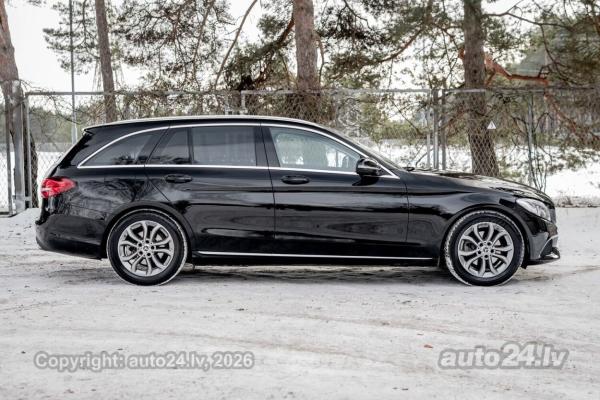 Black Mercedes-Benz C-Class 2016 in Parnu, with an engine capacity of 2.10 L and mileage of 287 thousand km for 12500 €, photo 6 on AUTOMOTO.COM.LV