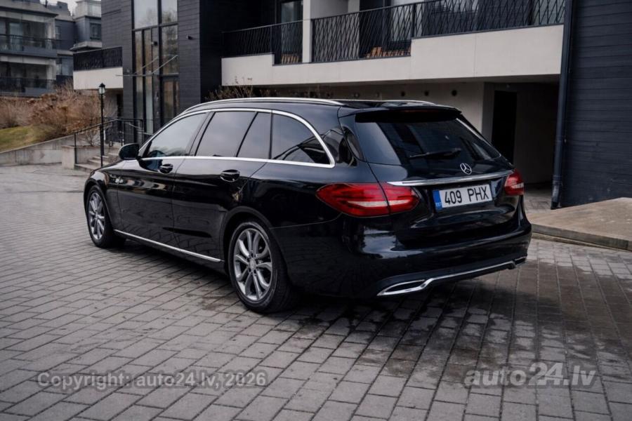 Black Mercedes-Benz C-Class 2016 in Tartu, with an engine capacity of 2.10 L and mileage of 331 thousand km for 11500 €, photo 6 on AUTOMOTO.COM.LV