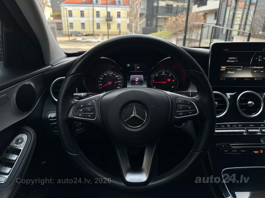 Black Mercedes-Benz C-Class 2016 in Tartu, with an engine capacity of 2.10 L and mileage of 331 thousand km for 11500 €, photo 9 on AUTOMOTO.COM.LV