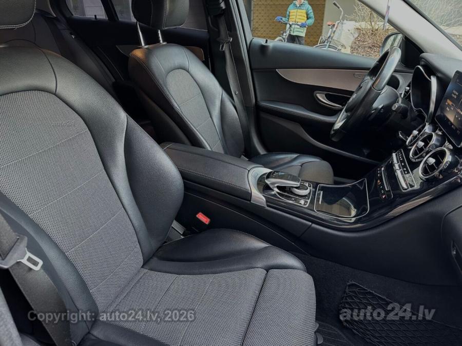 Black Mercedes-Benz C-Class 2016 in Tartu, with an engine capacity of 2.10 L and mileage of 331 thousand km for 11500 €, photo 15 on AUTOMOTO.COM.LV