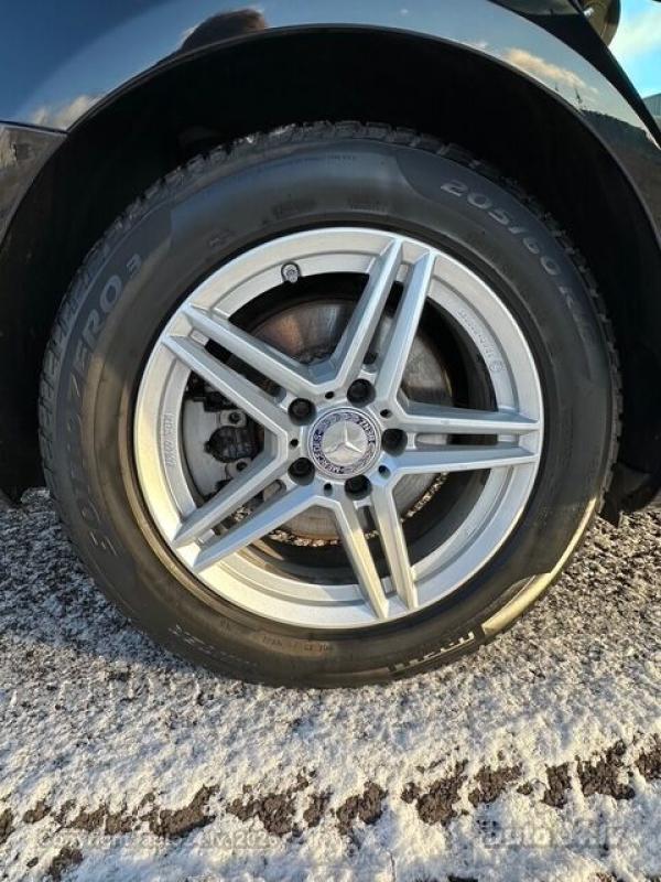 Black Mercedes-Benz C-Class 2016 in Tallinn, with an engine capacity of 2.10 L and mileage of 247 thousand km for 10500 €, photo 9 on AUTOMOTO.COM.LV