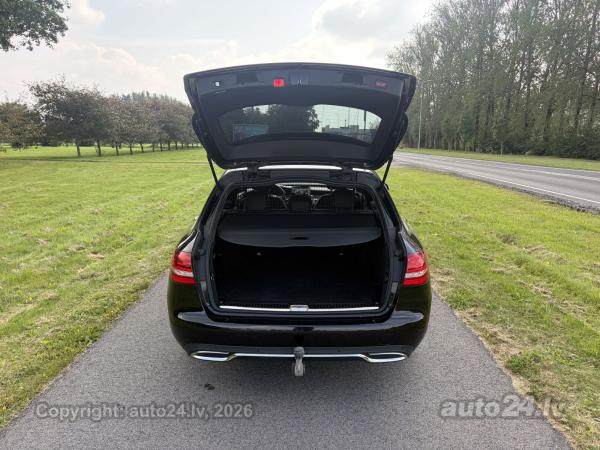 Мерседес Ц-Класс 2016 в Вильянди на AUTOMOTO.COM.LV Черный Мерседес Ц-Класс 2016 в Вильянди, объемом двигателя 2.10 л и пробегом 225 тыс. км за 11990 €, фото 11 на AUTOMOTO.COM.LV