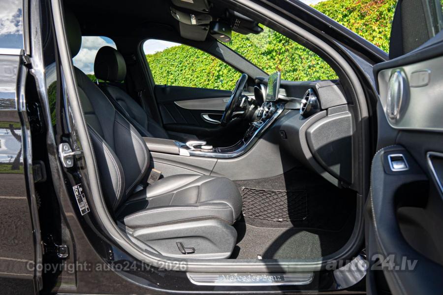 Black Mercedes-Benz C-Class 2016 in Tartu, with an engine capacity of 2.10 L and mileage of 220 thousand km for 16800 €, photo 24 on AUTOMOTO.COM.LV