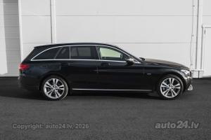 Melns Mercedes-Benz C-Class 2016 Tallina, ar dzinēja tilpumu 2.00 L un nobraukumu 155 tūkst. km par 13499 €, foto 5 vietnē AUTOMOTO.COM.LV