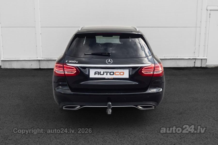 Melns Mercedes-Benz C-Class 2016 Tallina, ar dzinēja tilpumu 2.00 L un nobraukumu 155 tūkst. km par 13499 €, foto 8 vietnē AUTOMOTO.COM.LV