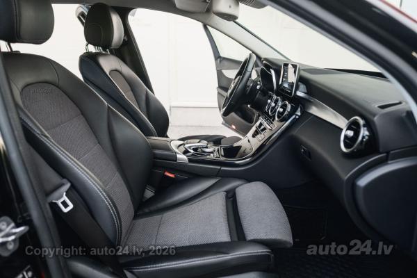 Melns Mercedes-Benz C-Class 2016 Tallina, ar dzinēja tilpumu 2.00 L un nobraukumu 155 tūkst. km par 13499 €, foto 11 vietnē AUTOMOTO.COM.LV