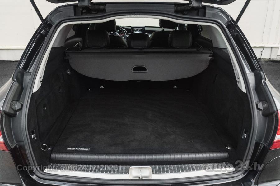Melns Mercedes-Benz C-Class 2016 Tallina, ar dzinēja tilpumu 2.00 L un nobraukumu 155 tūkst. km par 13499 €, foto 13 vietnē AUTOMOTO.COM.LV
