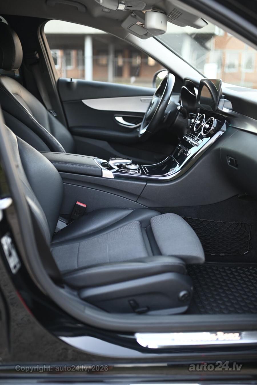 Melns Mercedes-Benz C-Class 2016 Tallina, ar dzinēja tilpumu 2.10 L un nobraukumu 206 tūkst. km par 14990 €, foto 10 vietnē AUTOMOTO.COM.LV