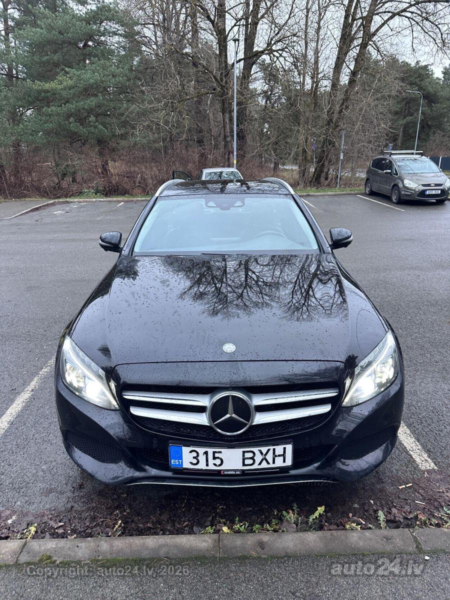 Melns Mercedes-Benz C-Class 2017 Tallina, ar dzinēja tilpumu 2.00 L un nobraukumu 122 tūkst. km par 12500 €, foto 2 vietnē AUTOMOTO.COM.LV