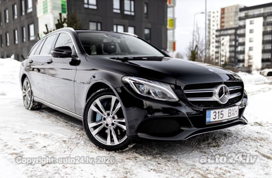 Black Mercedes-Benz C-Class 2017 in Tallinn, with an engine capacity of 2.00 L and mileage of 123 thousand km for 12990 €, photo 3 on AUTOMOTO.COM.LV