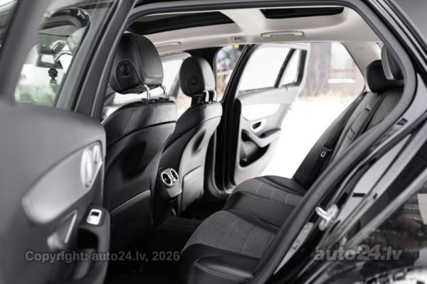 Melns Mercedes-Benz C-Class 2017 Tallina, ar dzinēja tilpumu 2.00 L un nobraukumu 123 tūkst. km par 12990 €, foto 11 vietnē AUTOMOTO.COM.LV