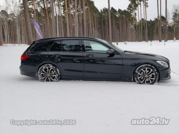 Black Mercedes-Benz C-Class 2017 in Tallinn, with an engine capacity of 2.10 L and mileage of 220 thousand km for 15500 €, photo 5 on AUTOMOTO.COM.LV