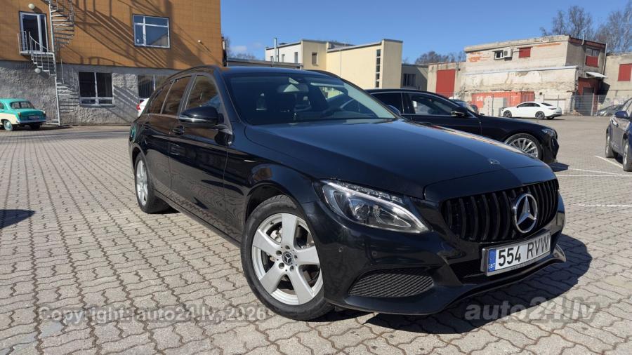 Melns Mercedes-Benz C-Class 2017 Tallina, ar dzinēja tilpumu 2.10 L un nobraukumu 275 tūkst. km par 11999 €, foto 3 vietnē AUTOMOTO.COM.LV