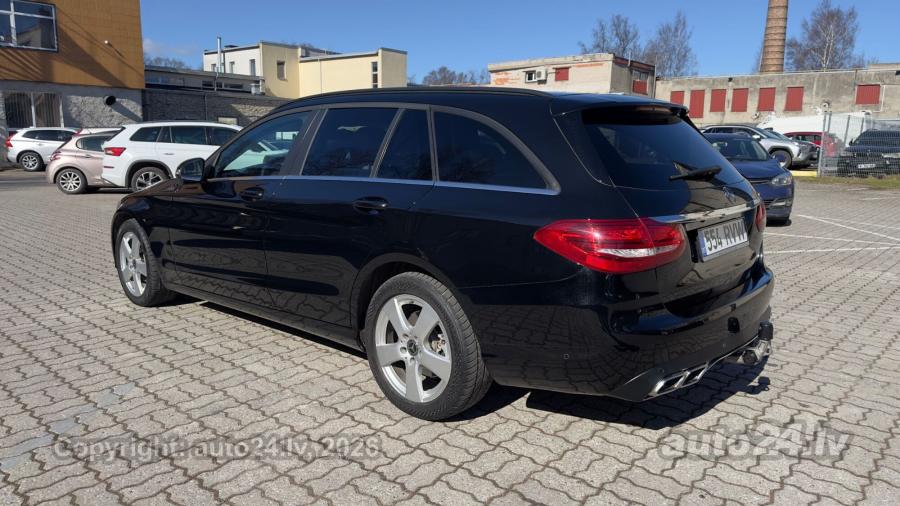 Melns Mercedes-Benz C-Class 2017 Tallina, ar dzinēja tilpumu 2.10 L un nobraukumu 275 tūkst. km par 11999 €, foto 6 vietnē AUTOMOTO.COM.LV