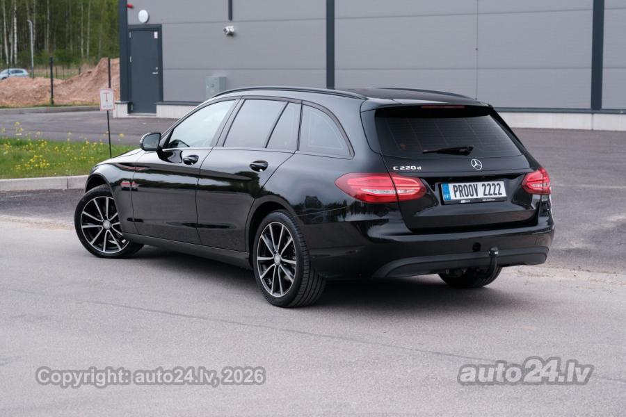 Melns Mercedes-Benz C-Class 2017 Tartu, ar dzinēja tilpumu 2.10 L un nobraukumu 286 tūkst. km par 11850 €, foto 5 vietnē AUTOMOTO.COM.LV