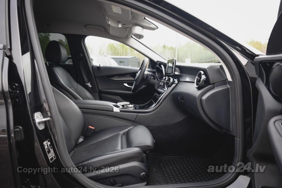 Melns Mercedes-Benz C-Class 2017 Tartu, ar dzinēja tilpumu 2.10 L un nobraukumu 286 tūkst. km par 11850 €, foto 13 vietnē AUTOMOTO.COM.LV