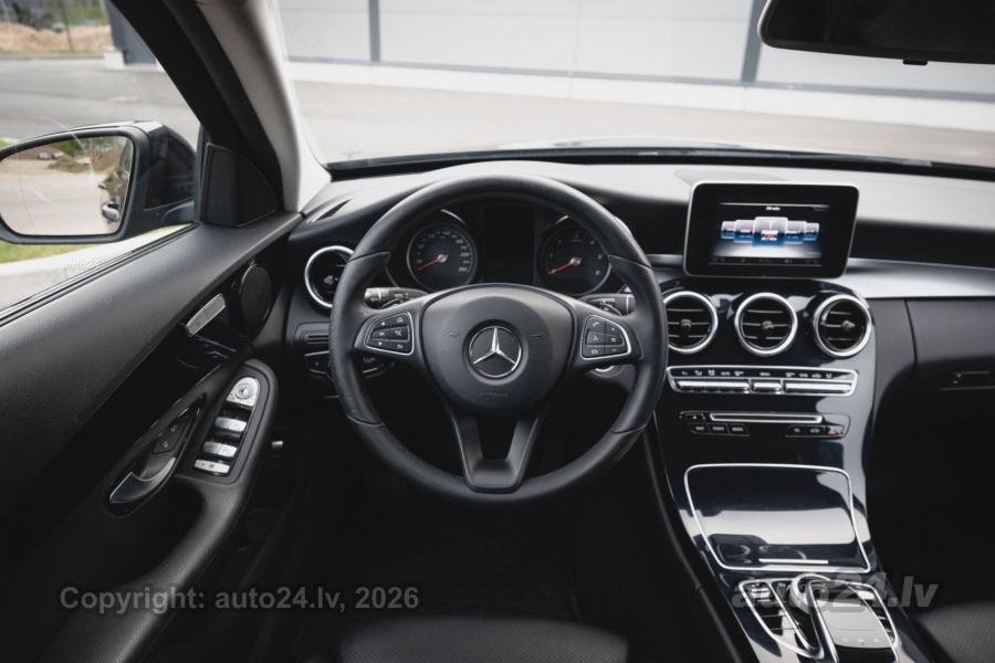 Melns Mercedes-Benz C-Class 2017 Tartu, ar dzinēja tilpumu 2.10 L un nobraukumu 286 tūkst. km par 11850 €, foto 18 vietnē AUTOMOTO.COM.LV