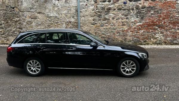 Melns Mercedes-Benz C-Class 2017 Peltsamā, ar dzinēja tilpumu 1.60 L un nobraukumu 181 tūkst. km par 14500 €, foto 4 vietnē AUTOMOTO.COM.LV