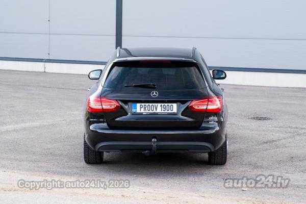 Black Mercedes-Benz C-Class 2017 in Tartu, with an engine capacity of 2.10 L and mileage of 254 thousand km for 11950 €, photo 5 on AUTOMOTO.COM.LV