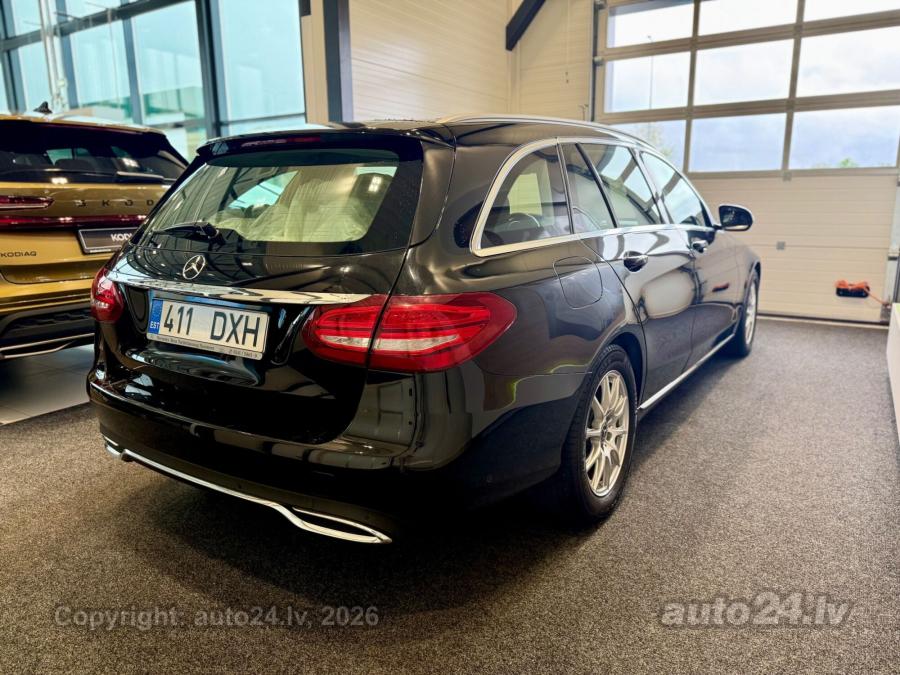 Melns Mercedes-Benz C-Class 2017 Rakvere, ar dzinēja tilpumu 1.60 L un nobraukumu 184 tūkst. km par 14200 €, foto 3 vietnē AUTOMOTO.COM.LV