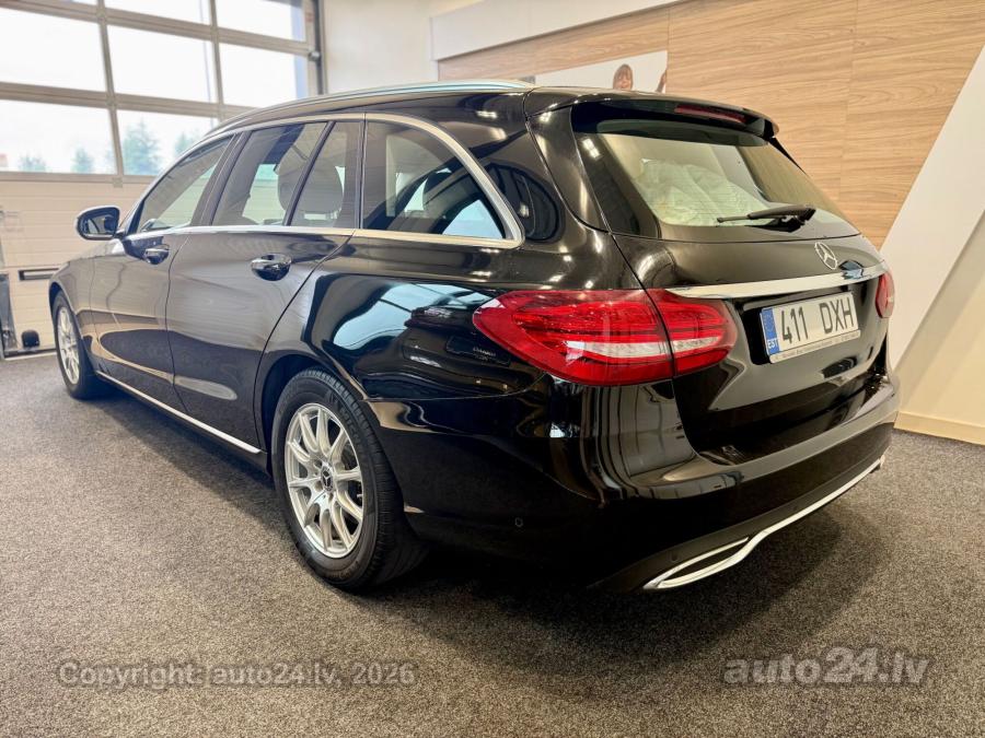 Melns Mercedes-Benz C-Class 2017 Rakvere, ar dzinēja tilpumu 1.60 L un nobraukumu 184 tūkst. km par 14200 €, foto 5 vietnē AUTOMOTO.COM.LV