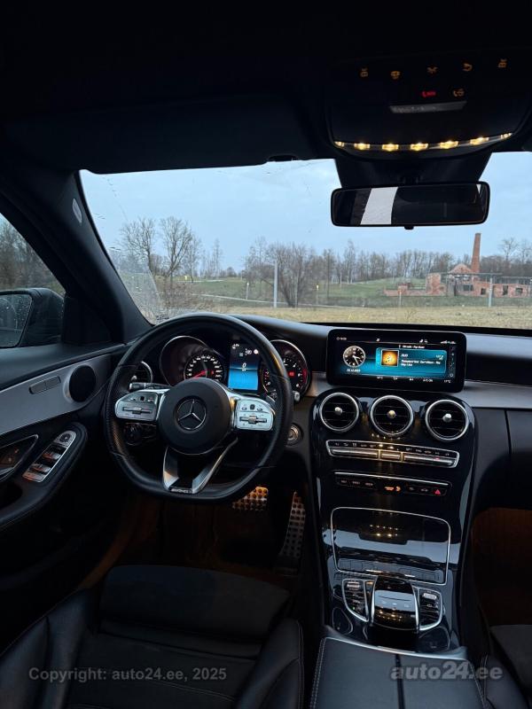 Black Mercedes-Benz C-Class 2018 in Tartu, with an engine capacity of 2.00 L and mileage of 200 thousand km for 22500 €, photo 7 on AUTOMOTO.COM.LV